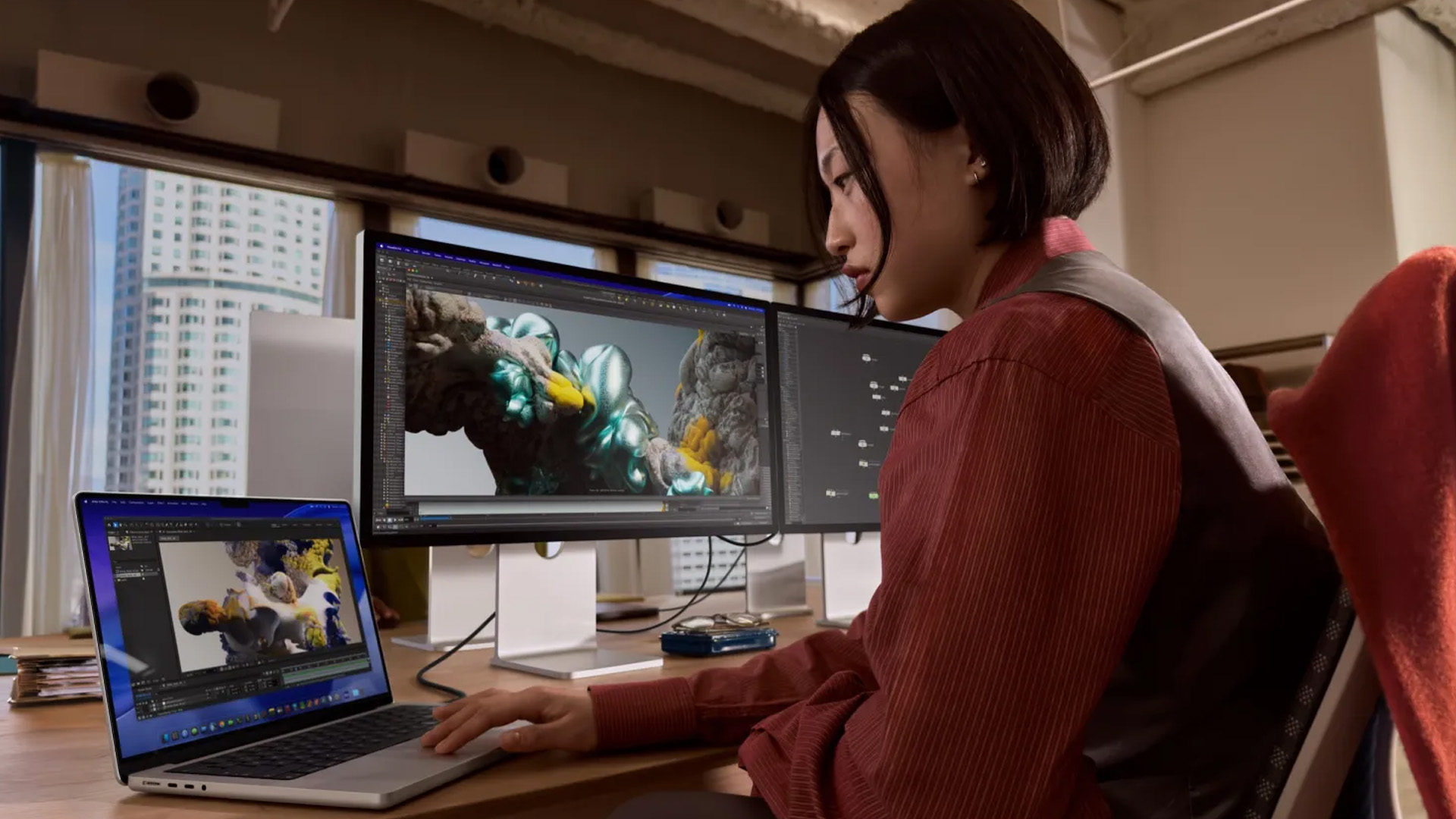 Apple Studio Display vs Pro Display XDR: Which One Should You Buy?